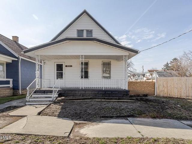3223 Maple St, Toledo, OH 43608