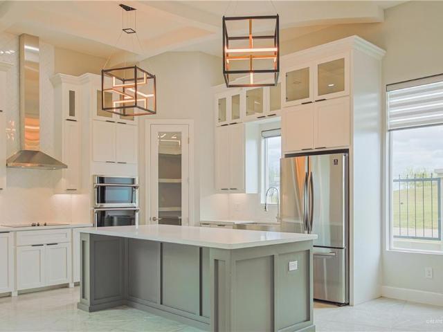 3223 Lago Superior