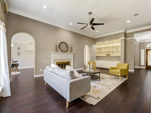 3223 Richland Dr, Sugar Land, TX 77478