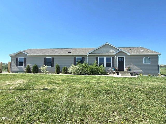 3223 Y Ave NW, Watford City, ND 58854