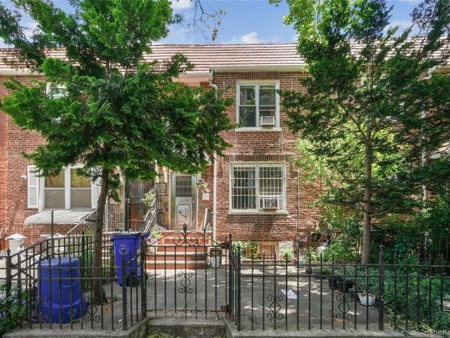 3223 76th St, East Elmhurst, NY 11370