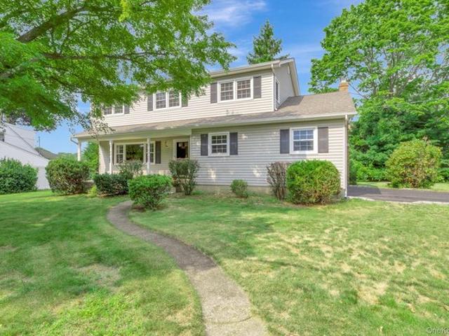 322 2nd Ave, Saint James, NY 11780