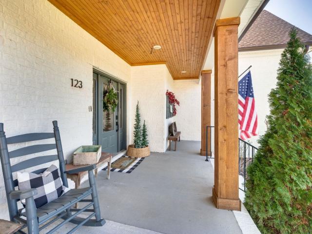 322 Canna Dr, Lascassas, TN