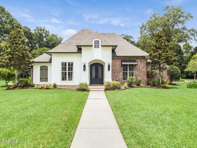 322 Champagne Dr, Opelousas, LA 70570