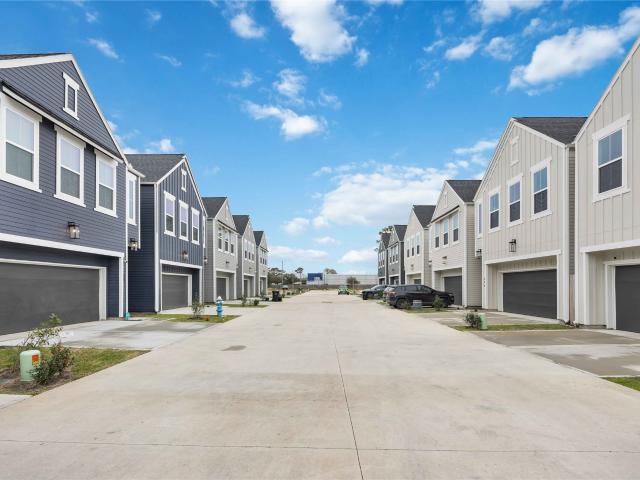 322 Charlock St, Houston, TX 77022 | MLS #65131