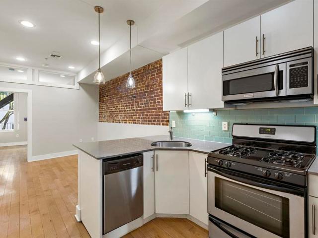 322 Grand St # 3R