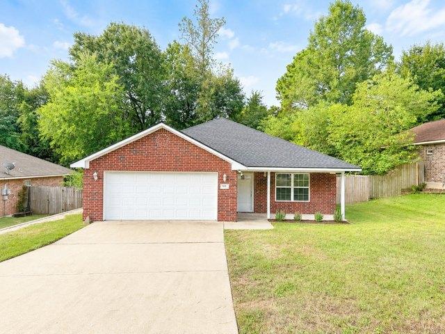322 Green Leaf St, Huntsville, TX 77340