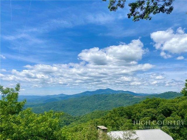 322 Dogwood Ln, Blowing Rock, NC 28605