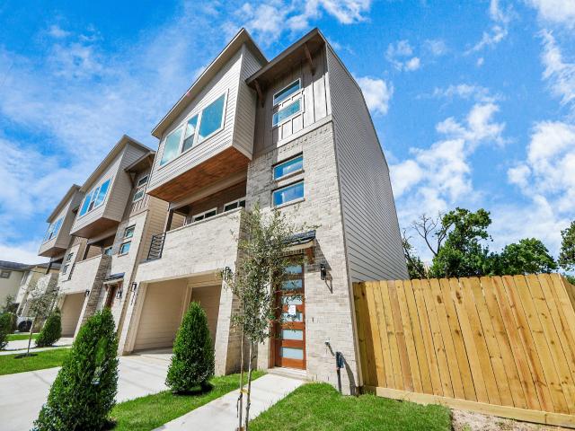 322 E 35 Th street