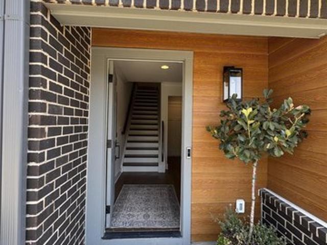 322 E Cama St, Charlotte, NC 28217