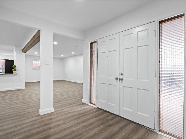 322 E Edgebrook Drive