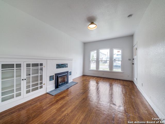 322 E Locust