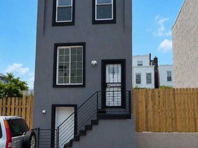 322 E Sterner St, Philadelphia, PA 19134