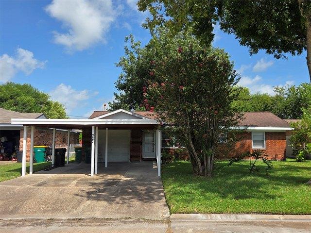 322 Elaine St, La Marque, TX 77568
