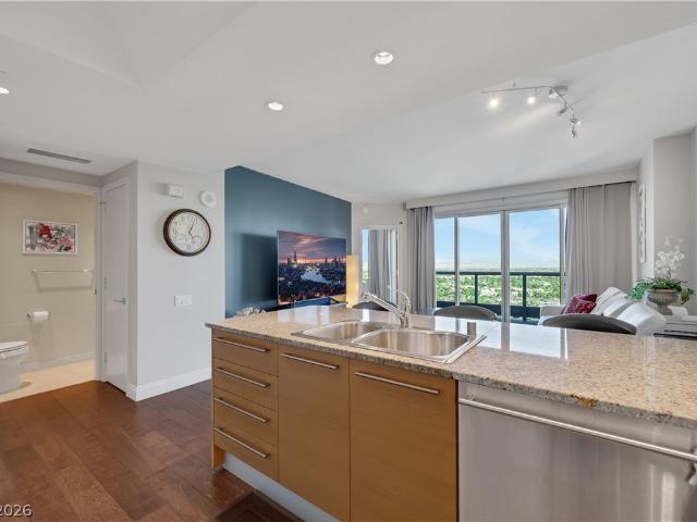 322 Karen Avenue 2105