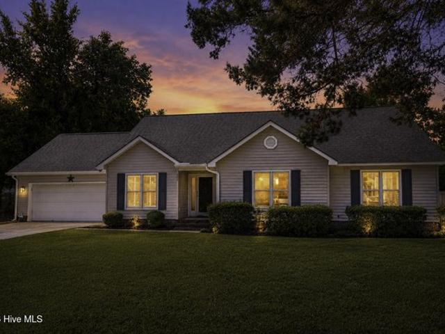 322 Oakland Dr, Wilmington, NC 28405