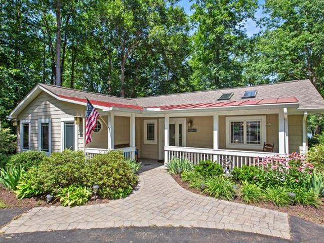 322 Lake Caroline Dr, Ruther Glen, VA 22546