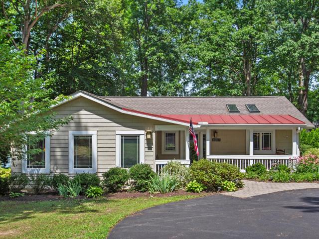 322 Lake Caroline Drive