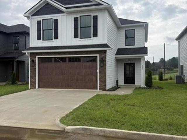 322 Monroe Dr, Bristol, TN 37620