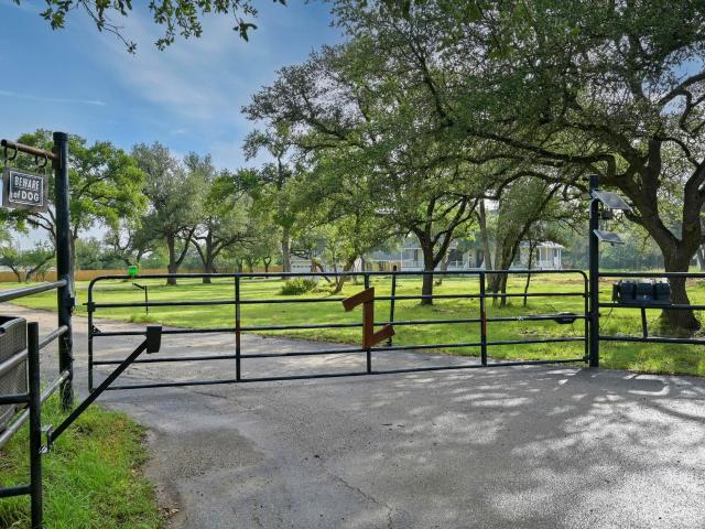 322 Mesa Oaks