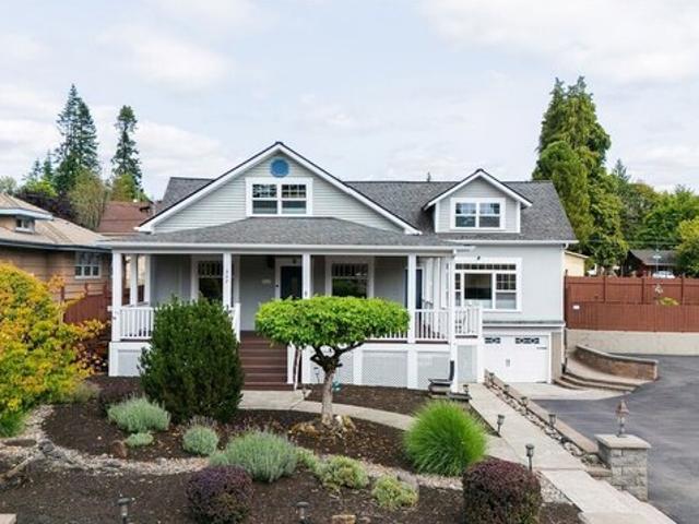 322 NE Kirby Ave, Castle Rock, WA 98611