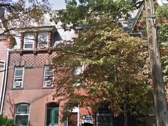 322 S 42nd St, Philadelphia, PA 19104