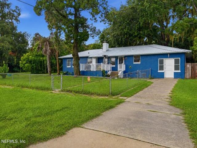 322 S 17th St, Palatka, FL 32177