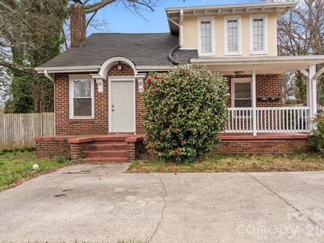 322 Salisbury Rd, Statesville, NC 28677