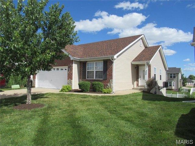 322 Stone Village Dr, Wentzville, MO 63385