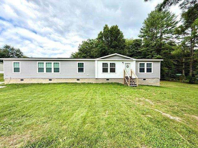 322 Pinewood Dr, Shady Spring, WV 25918