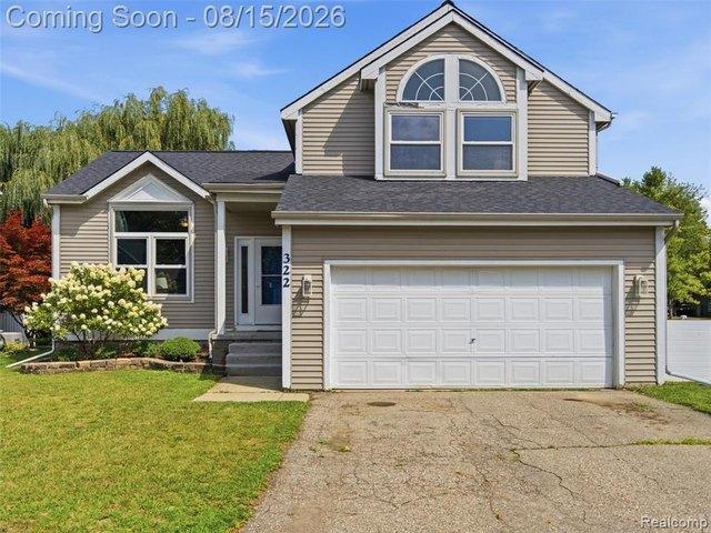 322 Princeton Dr, South Lyon, MI 48178