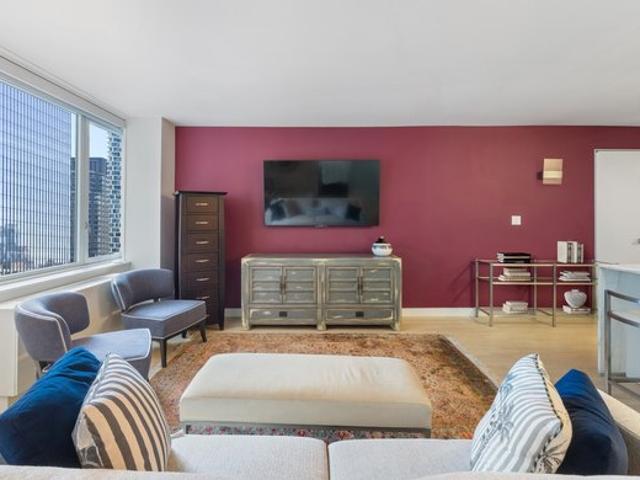 322 W 57th St Apt 32Q, Manhattan, NY 10019