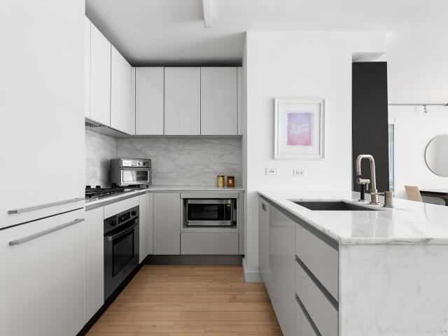 322 W 57TH Street 37Q