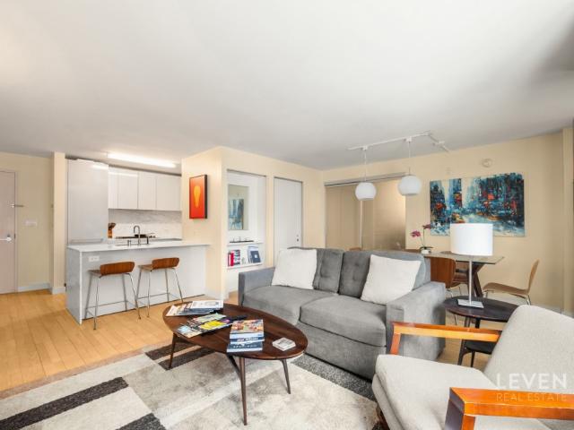 322 W 57th Street 34Q