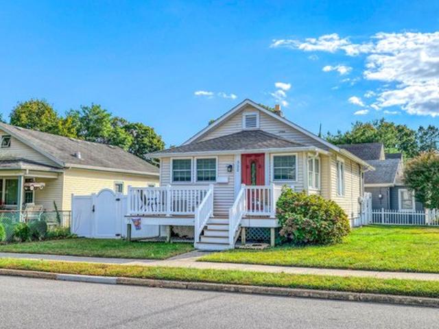 322 W Connecticut Ave, Somers Point, NJ 08244