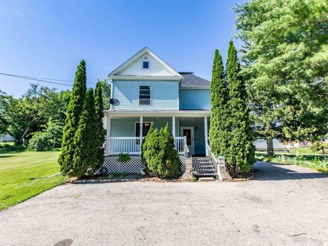 322 W Division St, Dodgeville, WI 53533