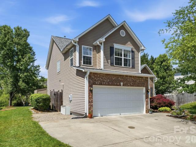 322 Wildbriar Rd, Fletcher, NC 28732 | MLS #4376 | Compass