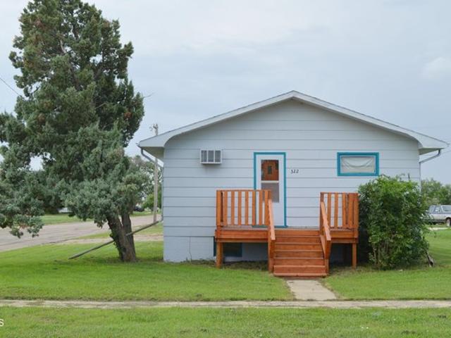 322 Third Ave E, New Leipzig, ND 58562