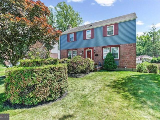 322 Twin Oaks Dr, Havertown, PA 19083
