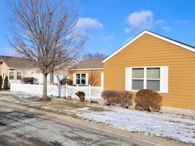 322 Valley Ct, Lowell, IN 46356 | MLS #832979 | Compass