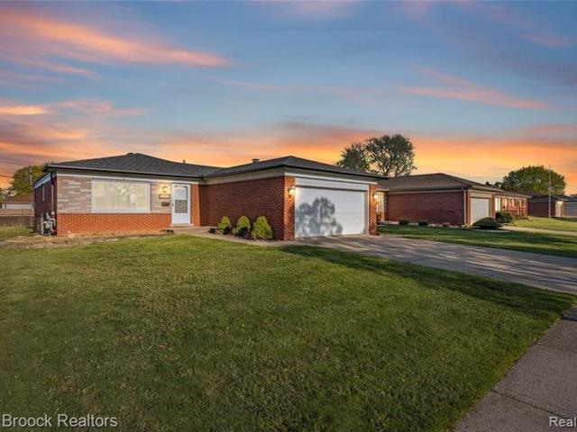 32340 Columbus Dr, Warren, MI 48088