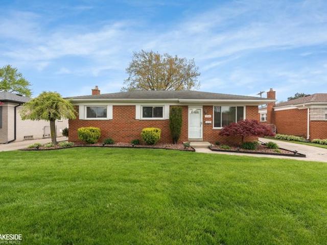 32344 Firwood Dr, Warren, MI 48088