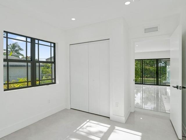 3234 Taft St, Hollywood, FL 33021