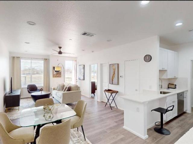 3235 Dallas Street # 2302