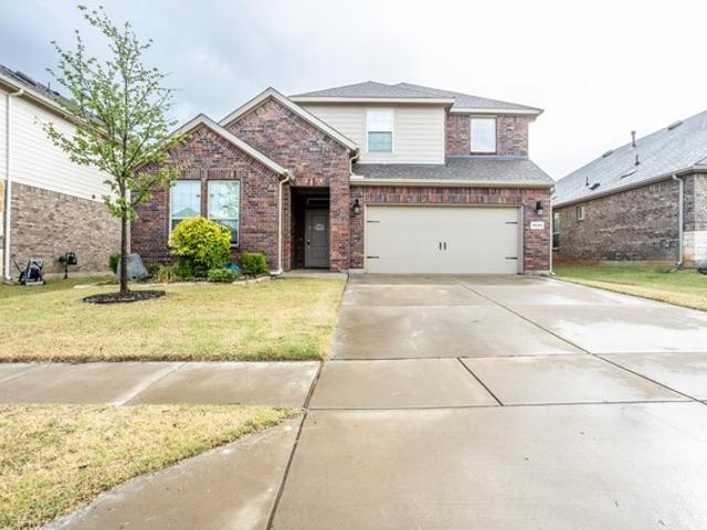 3235 Hunters Glen Dr, Aubrey, TX 76227