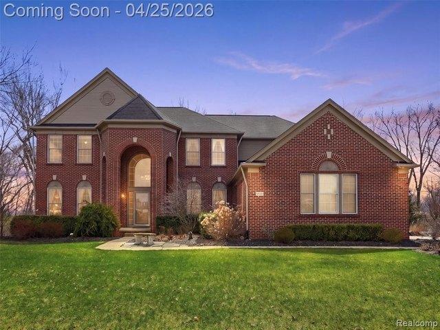 3235 Woodview Cir, Orion, MI 48362