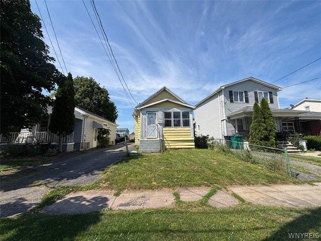 3236 North Ave, Niagara Falls, NY 14305