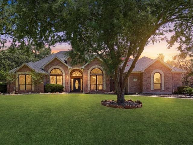 3236 Golden Oaks Cir, Granbury, TX 76049