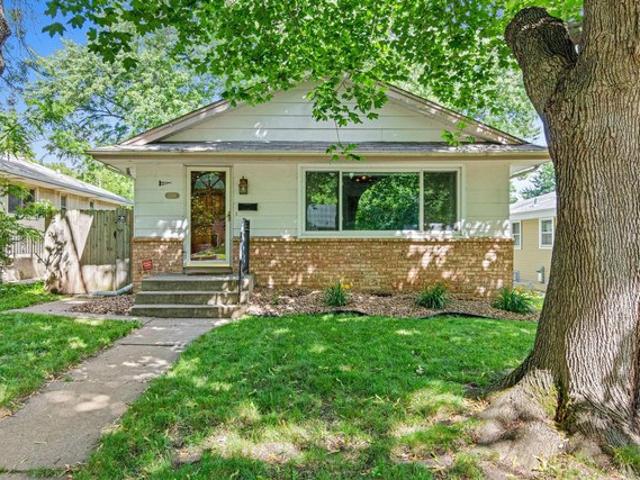 3236 Indiana Ave N, Robbinsdale, MN 55422