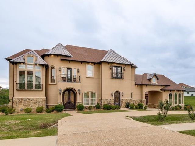 3236 Koscher Dr, Grand Prairie, TX 75104